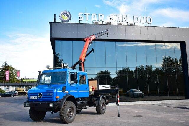 Mercedes-Benz Unimog U 4000 kamion s ravnom platformom