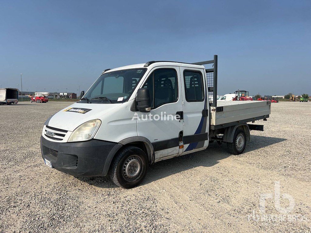 Prodaje se IVECO DAILY 35 S E4 Crew Cab kamion s ravnom platformom na aukciji