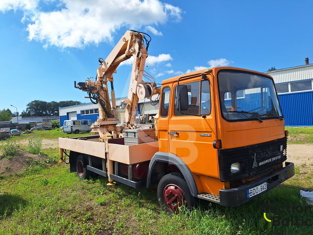 Prodaje se Magirus 130 M 8 kamion s ravnom platformom na aukciji