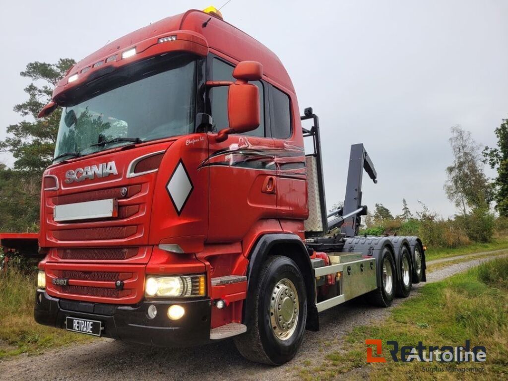 Prodaje se Scania R580LB8X4*4HSA rol kiper sa kukom na aukciji