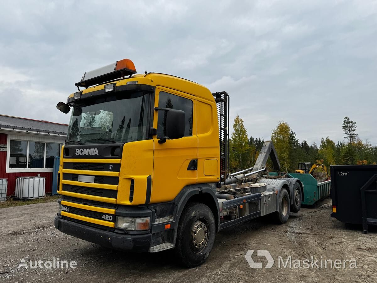 Prodaje se Scania R124 rol kiper sa kukom na aukciji