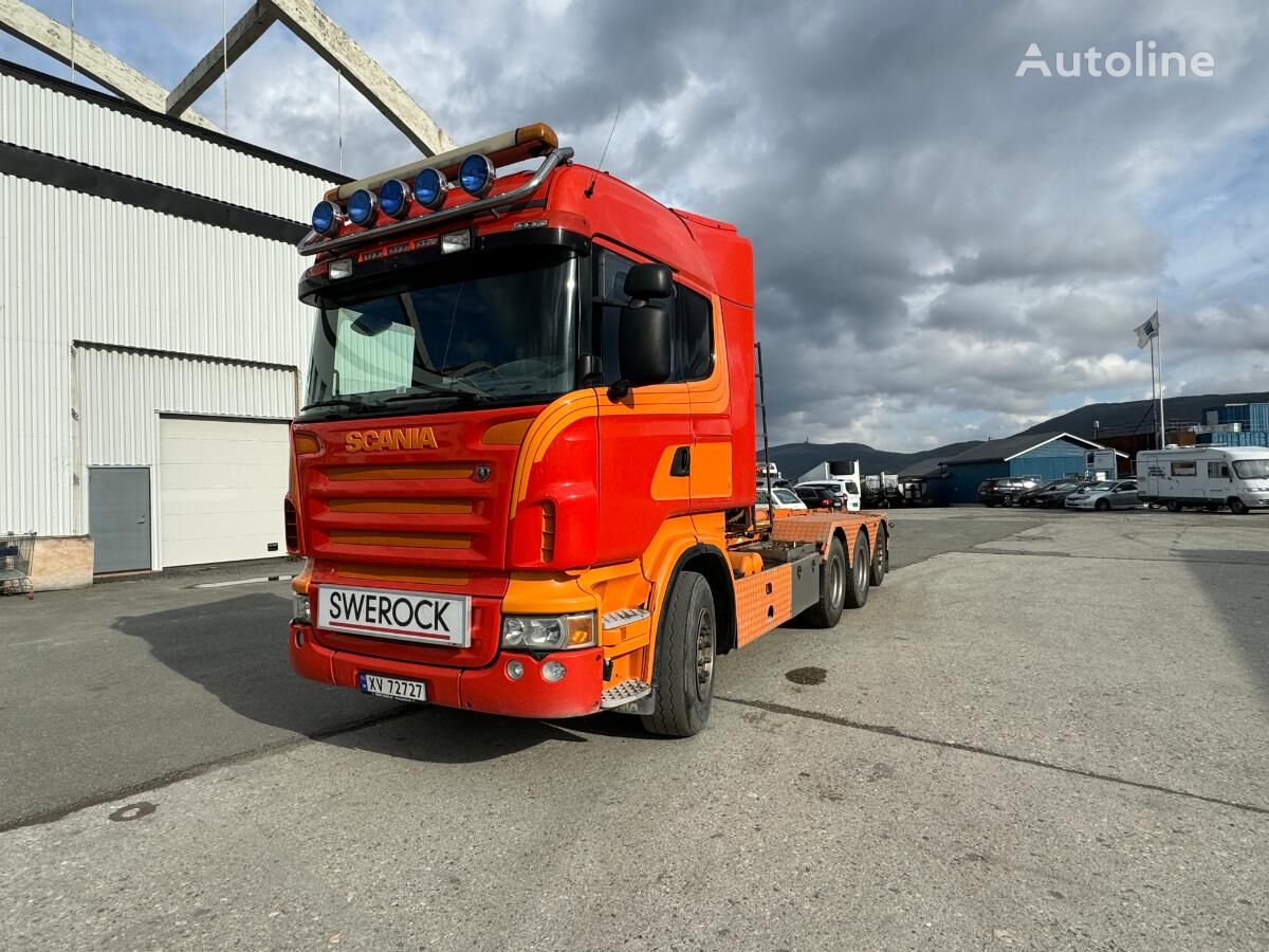 Prodaje se Scania R-serie rol kiper sa kukom na aukciji