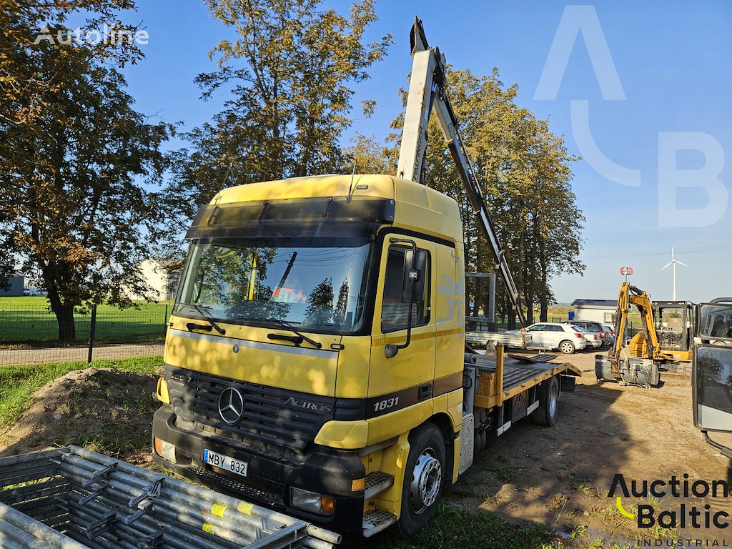 Prodaje se Mercedes-Benz 1831 L šlep auto na aukciji