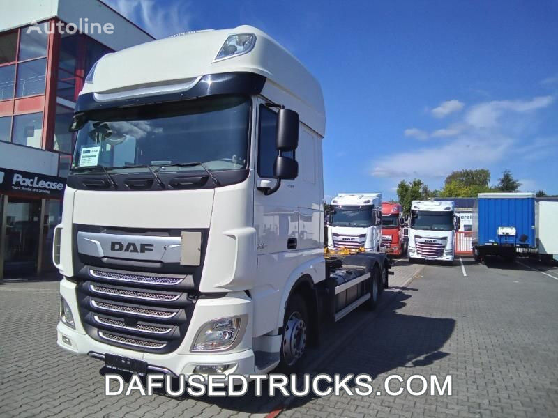 DAF FAR XF480 vozilo za prevoz kontejnera