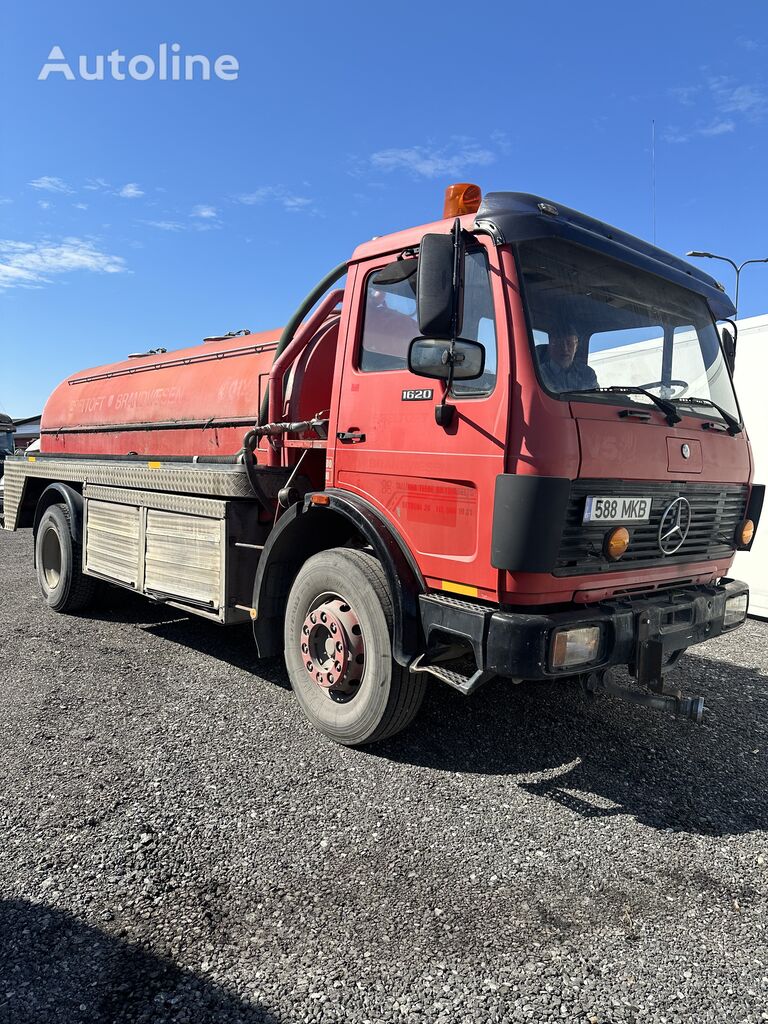 Mercedes-Benz 1620 autocisterna