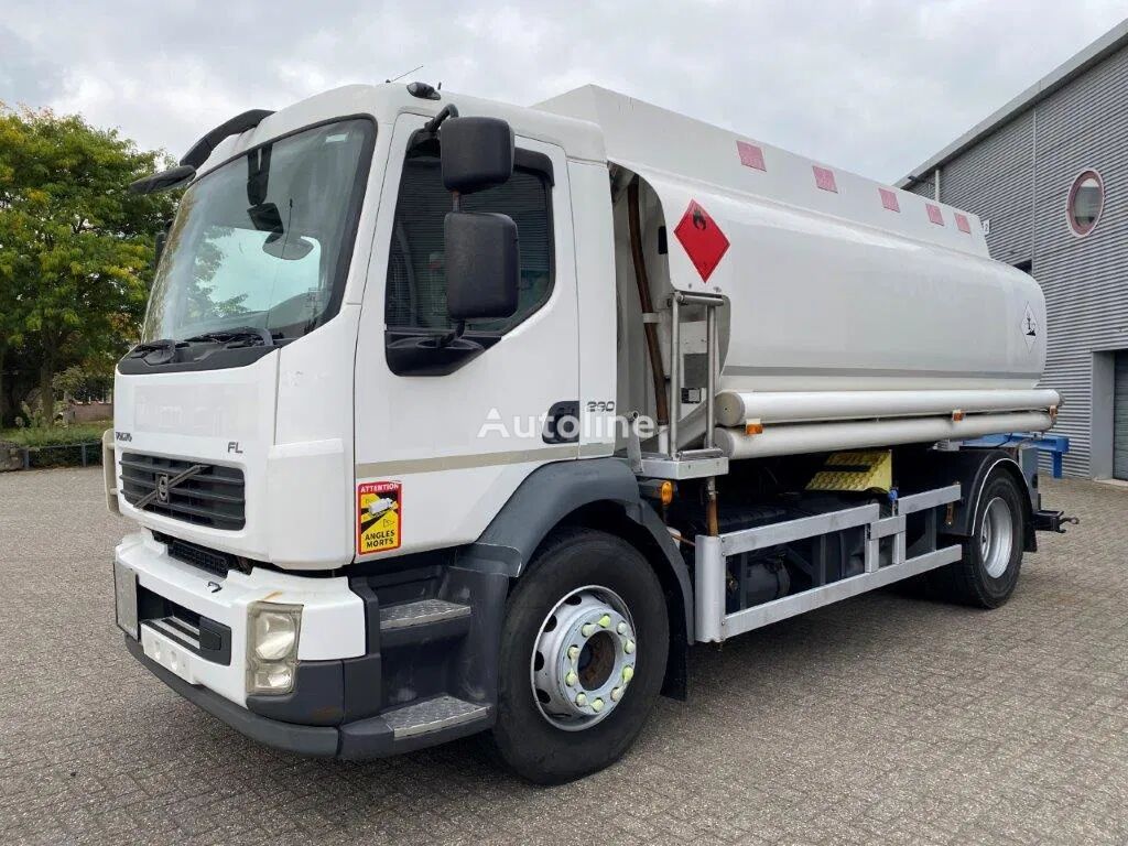 Volvo FL7-290 / 5 COMPARTIMENTS / 13000 LITER TOTAL / PUMP / AUTOMATIC autocisterna