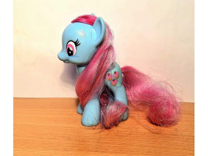 Moj mali poni (MLP) - veliki poni Mrs. Cup Cake