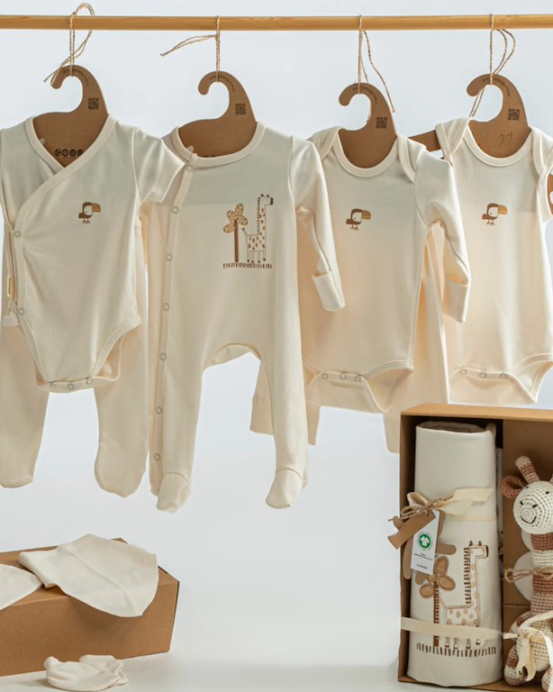 Set za iznošenje bebe Giraffe – 12 delova – Premium Organic