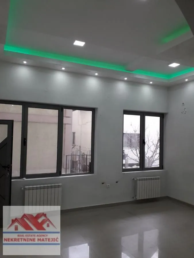 Izdavanje, poslovni prostor, 45m2, Centar, Kragujevac