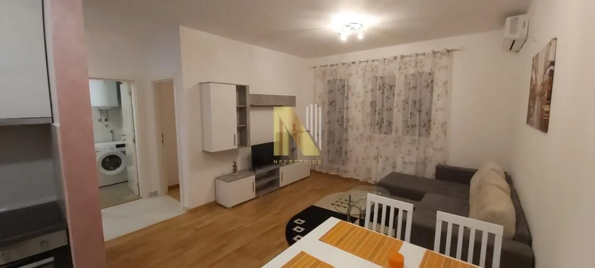 Izdavanje, dvosoban stan, 45m2, Rotkvarija, Novi Sad, Novi Sad