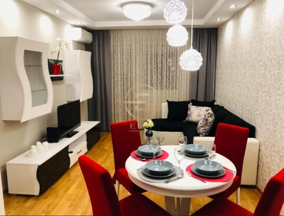 Izdavanje, dvosoban stan, 41m2, Centar, Novi Sad