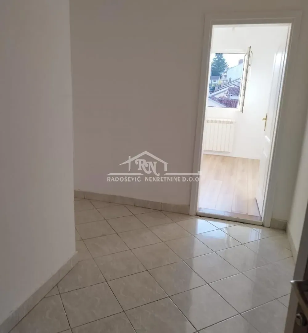 Prodaja, jednosoban stan, 31m2, Petlovo Brdo, Beograd