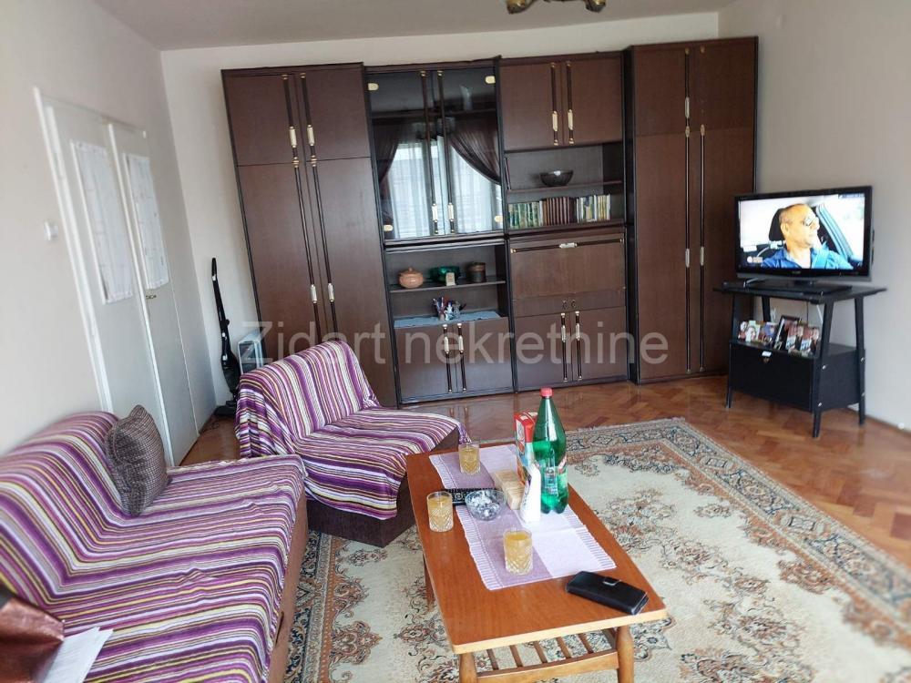 Trosoban stan na prodaju, 85m2, 136.000€