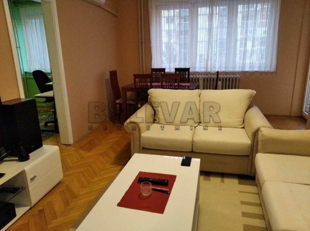 Vizantijski bulevar, Troiposoban stan za izdavanje, 72m2, 400€