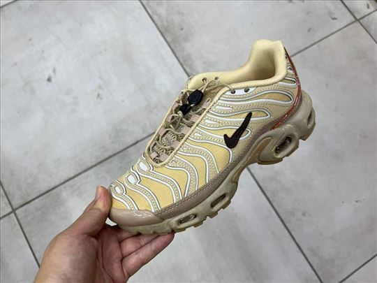 Nike air max plus sesame