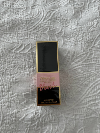 CAROLINA HERRERA body lotion