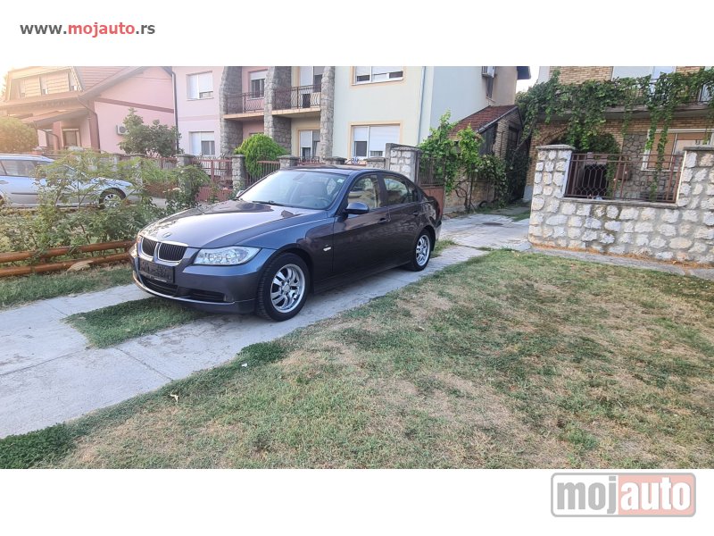 BMW 318 E90