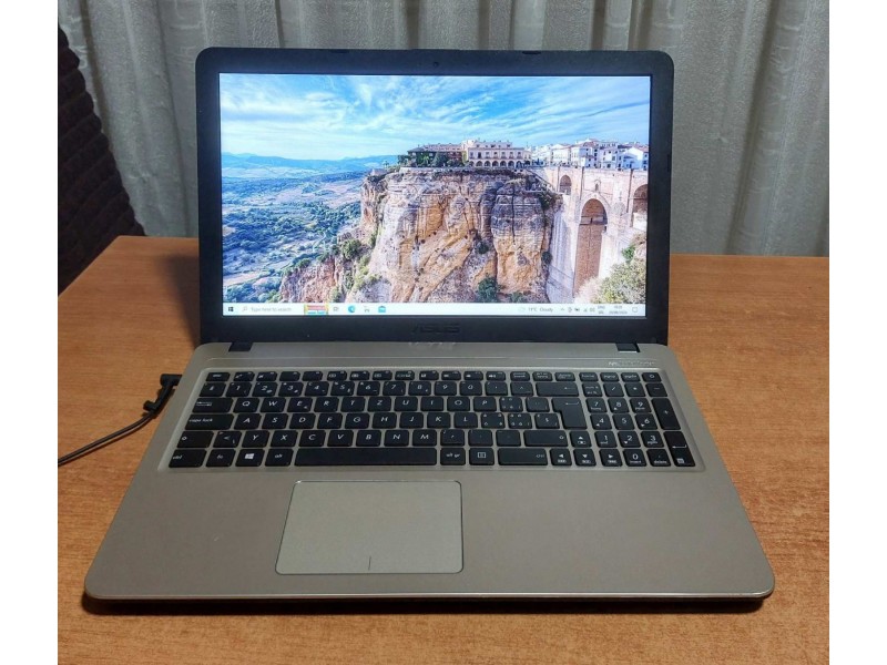 ASUS VivoBook 15/15.6"/Intel N3050 8.gen/4GB LPDDR3/1TB