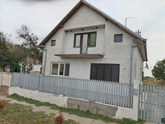 Kuća sa potkrovljem novije gradnje 96m2 Višnjićevo