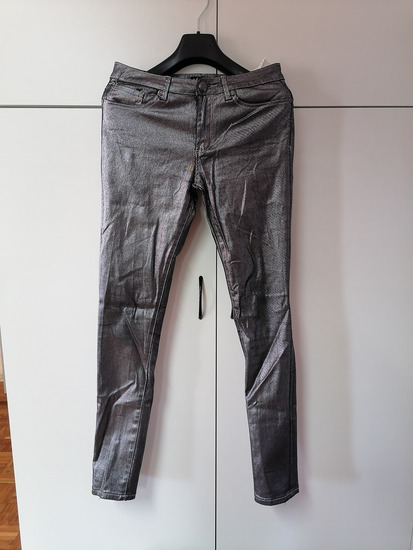 Srebrne pantalone New Yorker