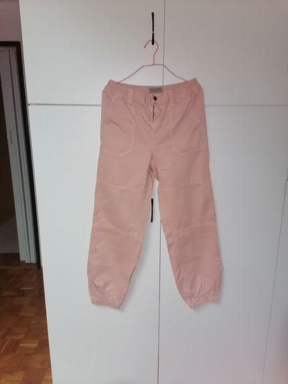 Roze kargo pantalone od kepera C&A