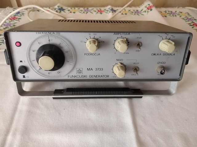 Iskra function generator MA3733