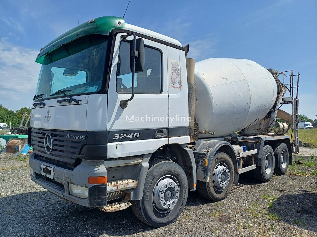 Mercedes-Benz Actros 3240 kamion s mešalicom za beton