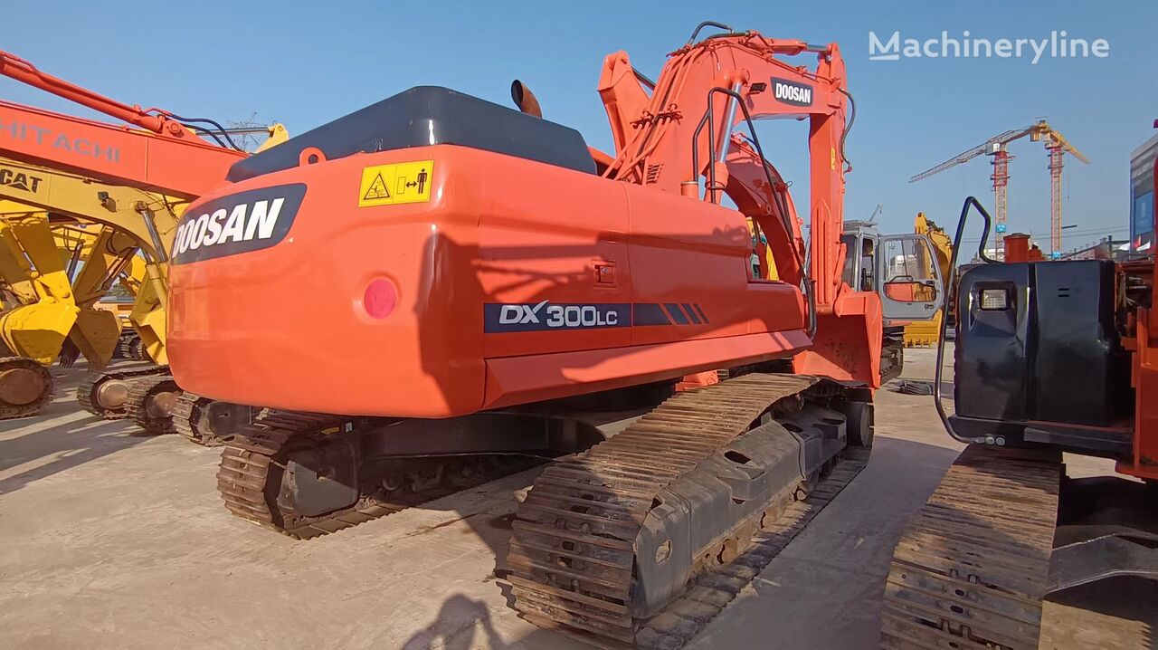 Doosan DX300 bager guseničar