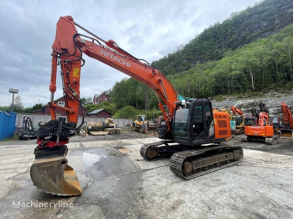 Hitachi ZX 225 US R LC-6 bager guseničar