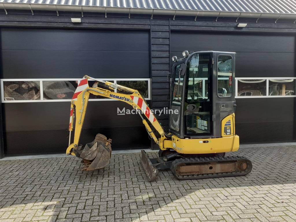 Komatsu PC 18 MR-3 minigraver met 3 bakken mini bager