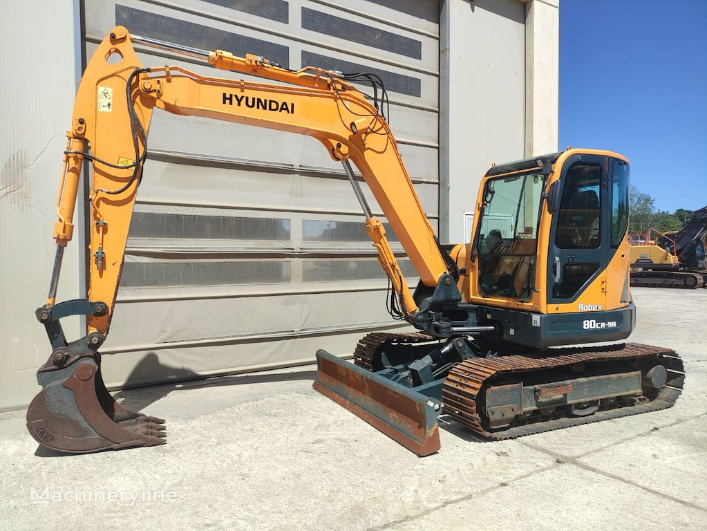 Hyundai R80CR-9A bager guseničar