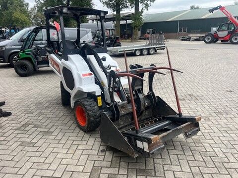 Bobcat L23 multifunkcionalni utovarivač