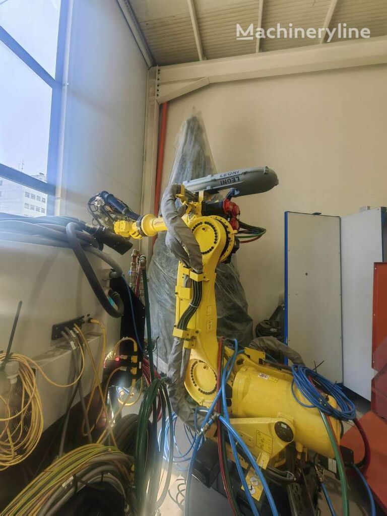 Fanuc R-2000iB 210F manipulator za zavarivanje