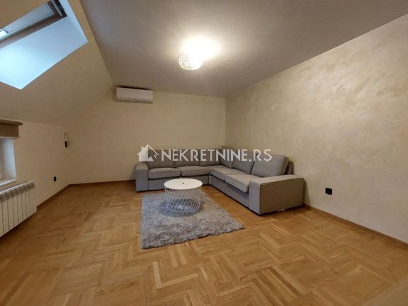 110m²,sa pripadajućim dvorištem ID 13299-1