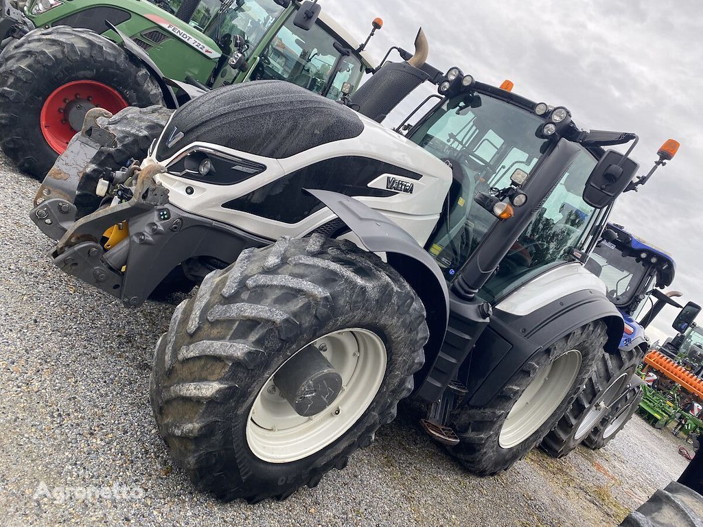 Valtra T 214 traktor točkaš