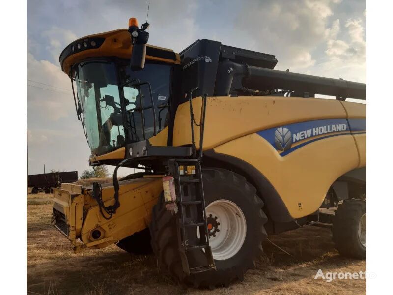 New Holland CX 6.90 kombajn za žito