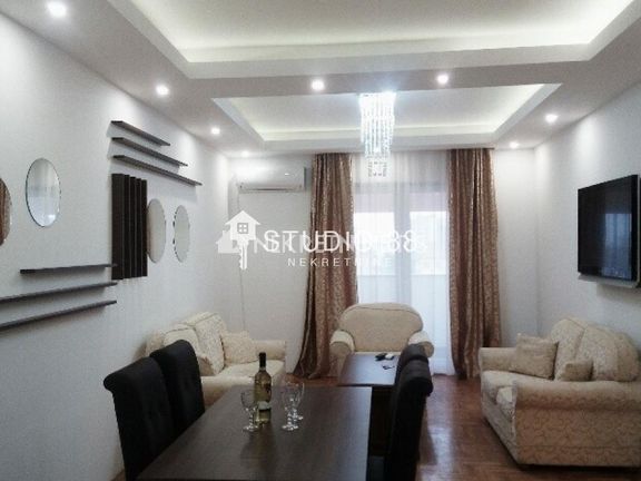 Zrenjanin, Centar, 2.0 stan, 61m2, 72000 EUR