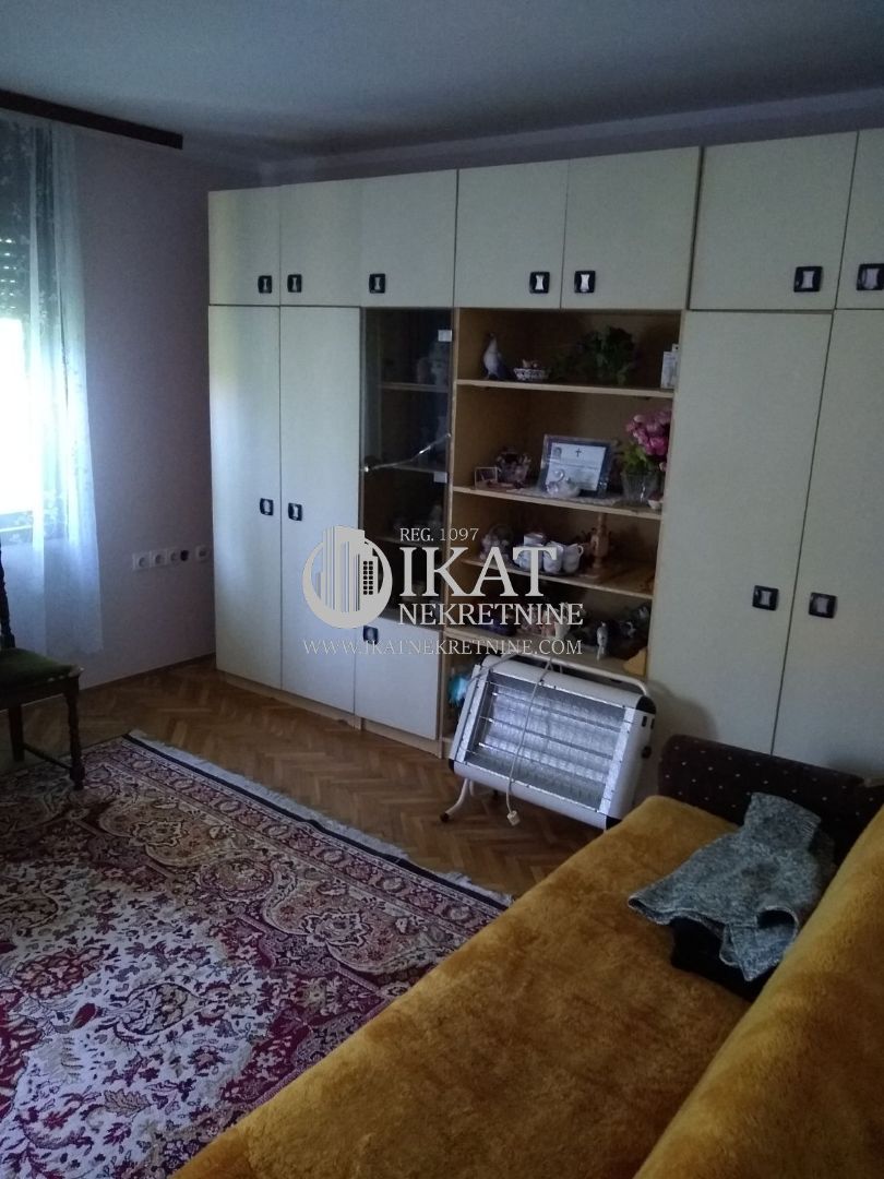 Novi Banovci, kuća, 200m2 ID#3733 110.000 €