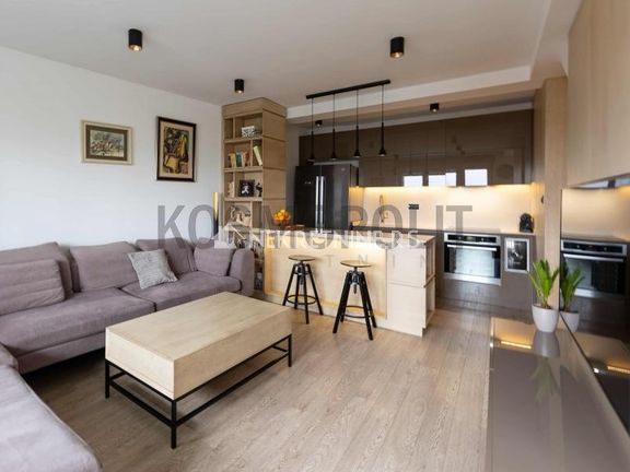 Voždovac, Autokomanda, Vojvode Đurovića, 5.0, 126m2, 309900 EUR