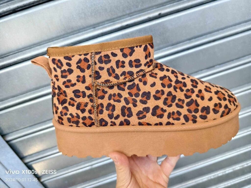 Ugg mini čizme, 42