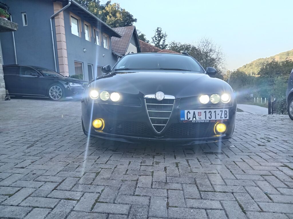 Alfa Romeo 159: 1.9 l | 2007 г. 11111111 km. Limuzina