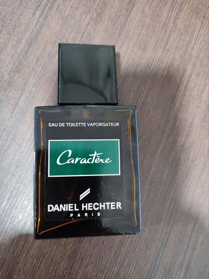 Daniel hechter Caractere