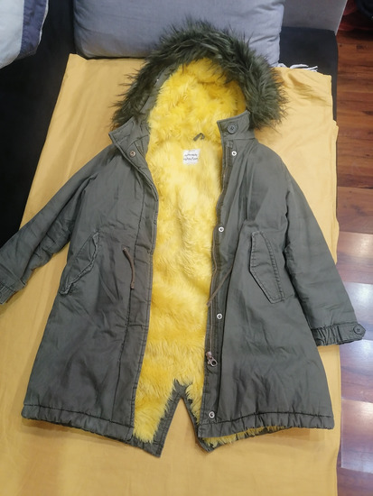 Zara parka pretopla 9 god