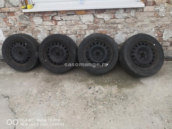 Laufenn 205/55 R16 91T zimske gume M+S dubina šare 5mm, čeli felne + ratkapne, DOT 2116, rupe 5x110