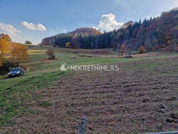 Na prodaju imanje na planini Bobija mesto Savkovići