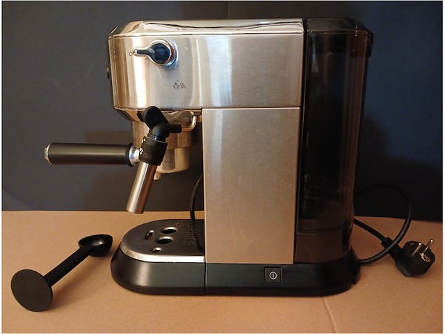 DeLonghi EC 685.M aparat za espresso