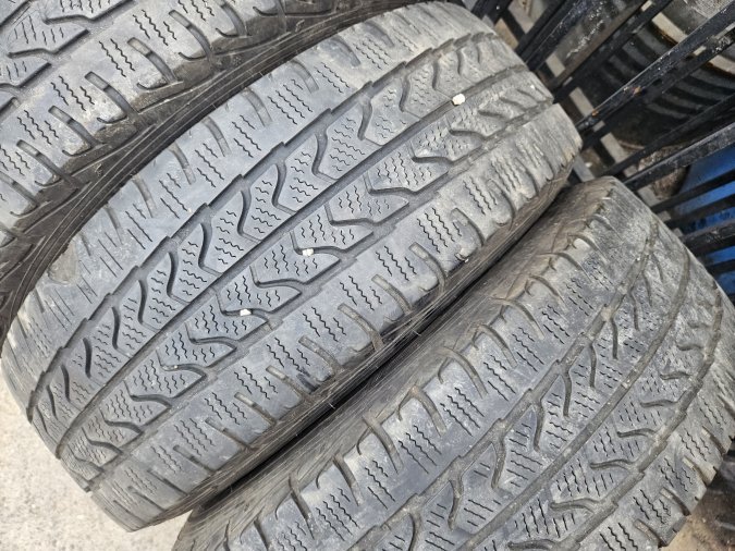 215/70 R15 Goodyear