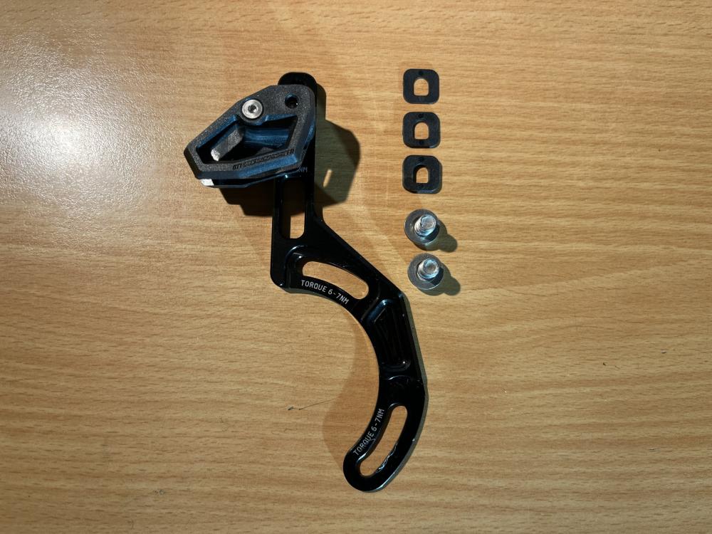 Sixpack Racing VERTIC chain guide