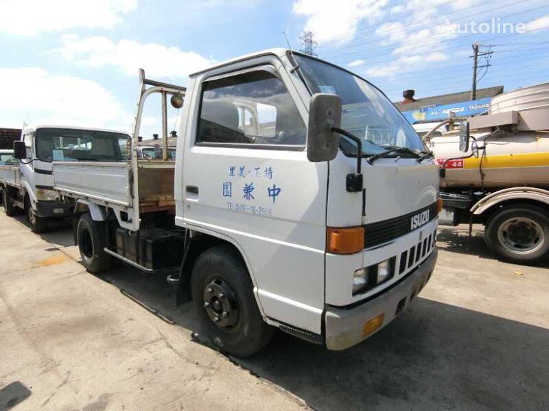 Isuzu ELF kamion s ravnom platformom