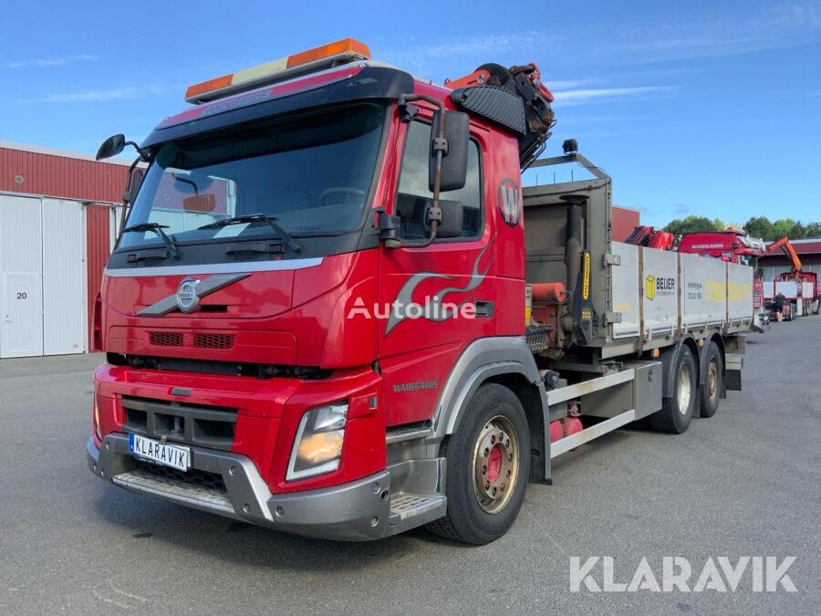 Prodaje se Volvo FM kamion s ravnom platformom na aukciji